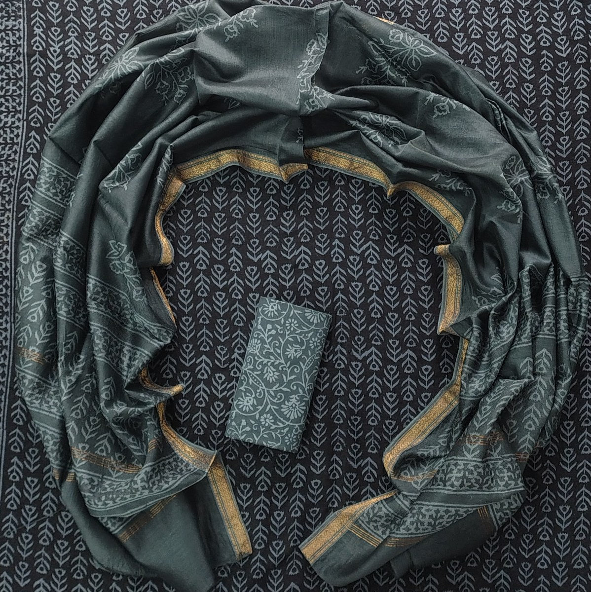 Mullai Maheshwari Silk Dress Material – Khatri Creations